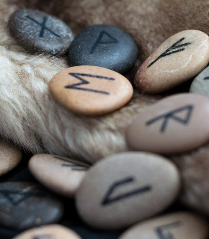 Home - Runic.me ดูดวงอักษรรูนส์ ดูดวงวันเดือนปีเกิด ไพ่ออราเคิล